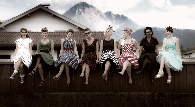 Móda 50. let znamená vosí pas i rebelské džíny. Co se nosilo a jak se ...