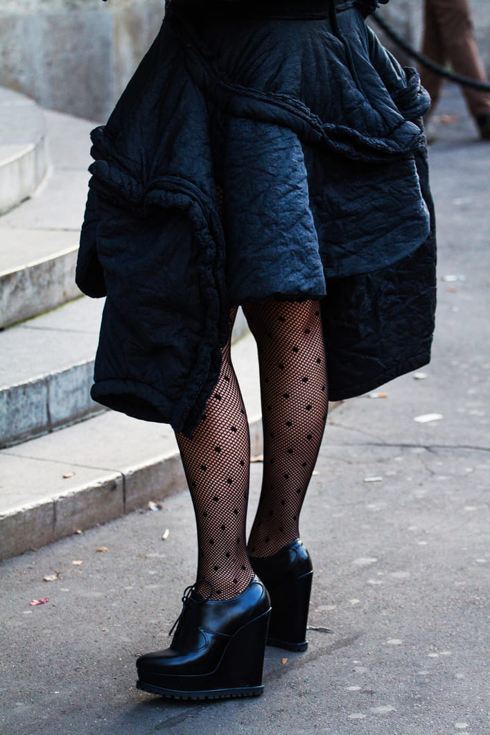 Jaki dobrać kolor rajstop do koloru sukienki? Podpowiadamy!